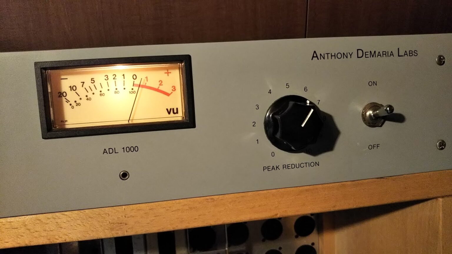 Neumannマイクの特徴と10機種の使用感レビューまとめ【おすすめノイマン】 | DTM DRIVER!