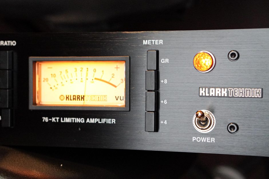 KLARK TEKNIK 76-KTの使用レビュー！お手頃すぎる1176の実力は？ | DTM DRIVER!