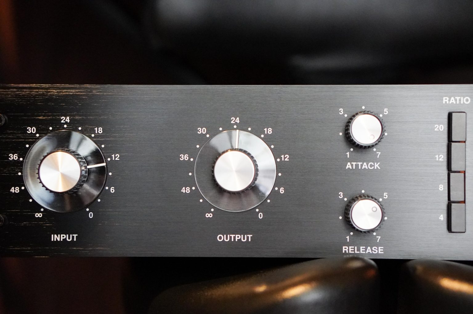 KLARK TEKNIK 76-KTの使用レビュー！お手頃すぎる1176の実力は？ | DTM DRIVER!