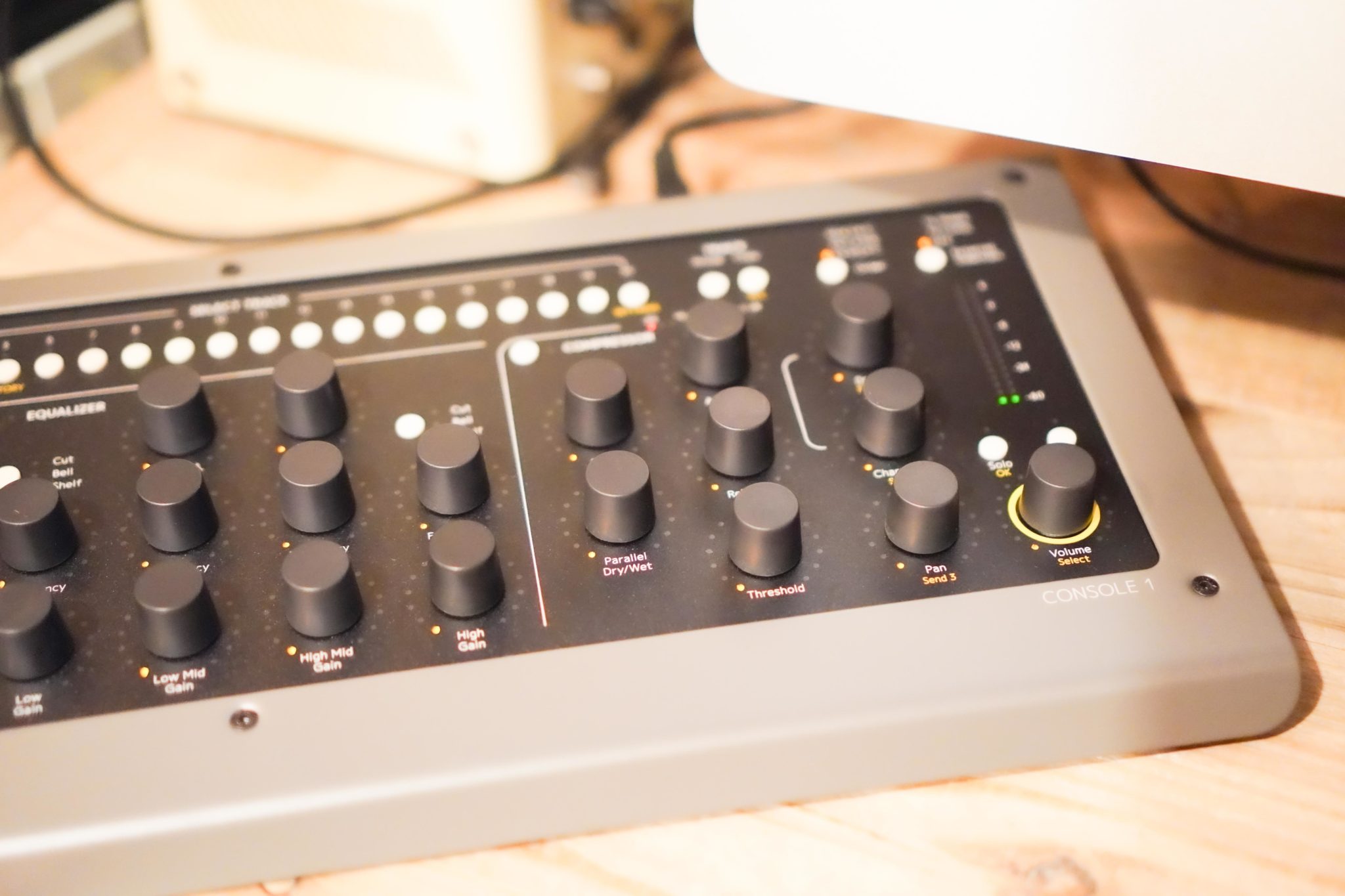 Softube Model 84 Polyphonic Synthesizerの使用レビュー！Juno-106をPCで鳴らす！ | DTM ...
