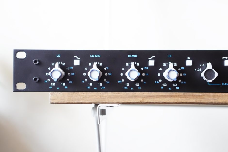 API 5500 ステレオEQの実機レビュー！ざっくり使っても必ず気持ち良い魅惑のMixマシン | DTM DRIVER!