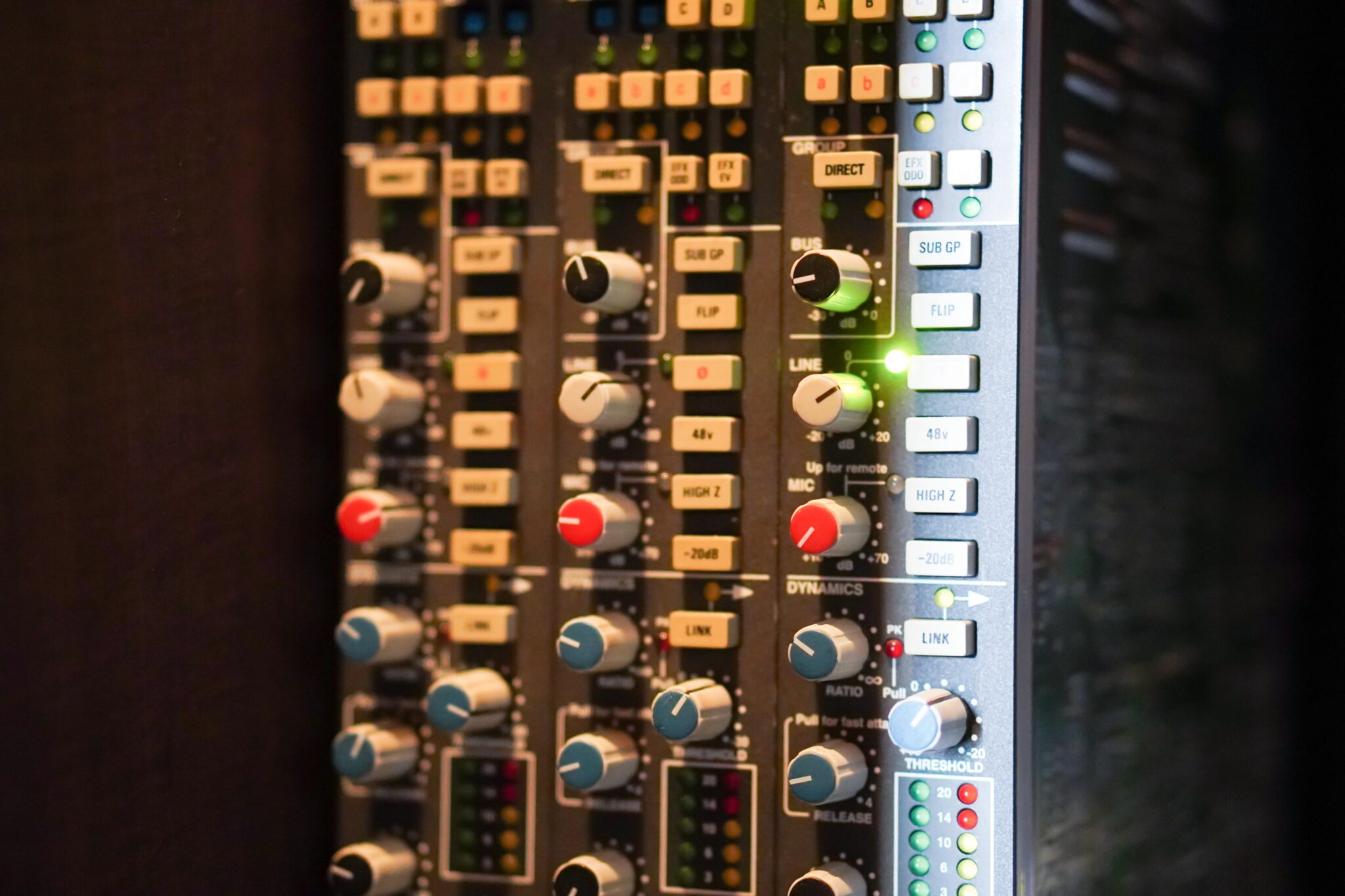 NEVE vs SSL vs API！音はどう違う？実機（アウトボード）で比較してみた！ | DTM DRIVER!