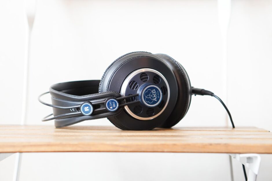 AKG k240 mk2のレビュー！ヘッドフォンもエージングで音が変わるかも？ | DTM DRIVER!