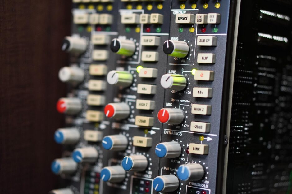 SSL UC1 vs SSL9000実機！音の違いをテストしてみた | DTM DRIVER!