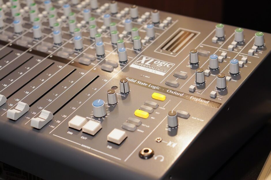 KOMPLETE AUDIO 2の使用レビュー！コスパ最強かも？！ | DTM DRIVER!